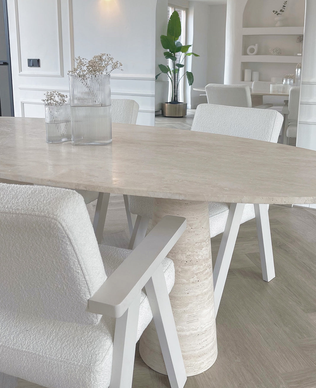 Travertin Eettafel | Volledig naar wens aan te passen - Area8